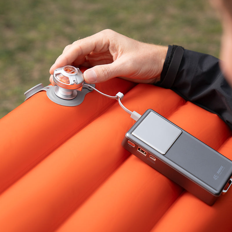 GIGA PUMP Air - The World's Lightest Air Pump Only 1oz | Aerogogo